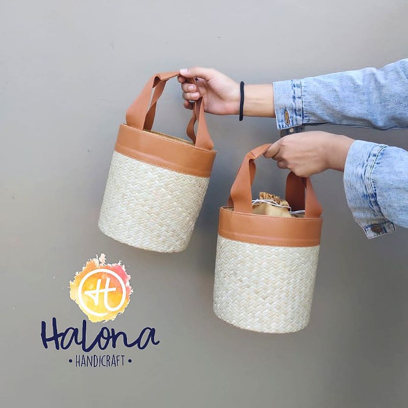 Jual Tas ember anyaman pandan tali vinyl kulit imitasi | Shopee Indonesia