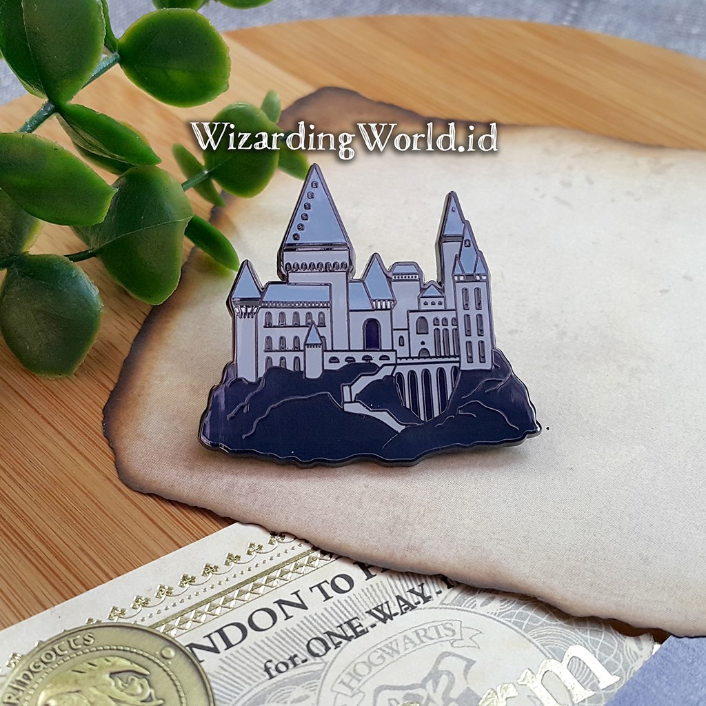 Jual Hogwarts Castle Pin Bros Harry Potter | Enamel lapel Bookish ...