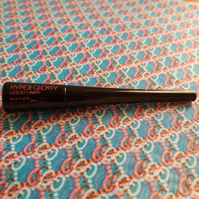Jual Maybelline Hyper Glossy Liquid Eyeliner Eyes MakeUp - Hitam ...