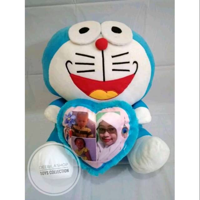 Jual DEEBILASHOP - (BISA FOTO SENDIRI) BONEKA DORAEMON LOVE FOTO ...