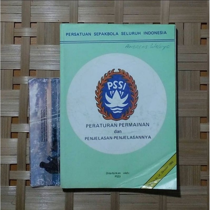 Jual PSSI Peraturan Permainan dan Penjelasan-penjelasannya | Shopee ...