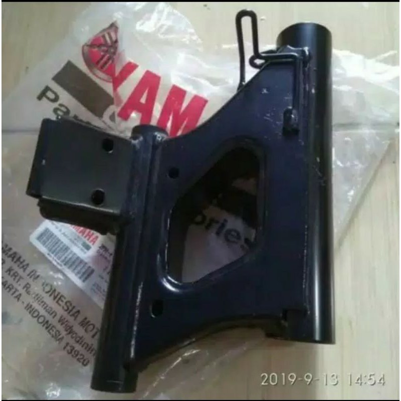 Jual BRACKET ENGINE MOUNTING YAMAHA MIO M3 - MIO Z - MIO 125 ORIGINAL | Shopee Indonesia