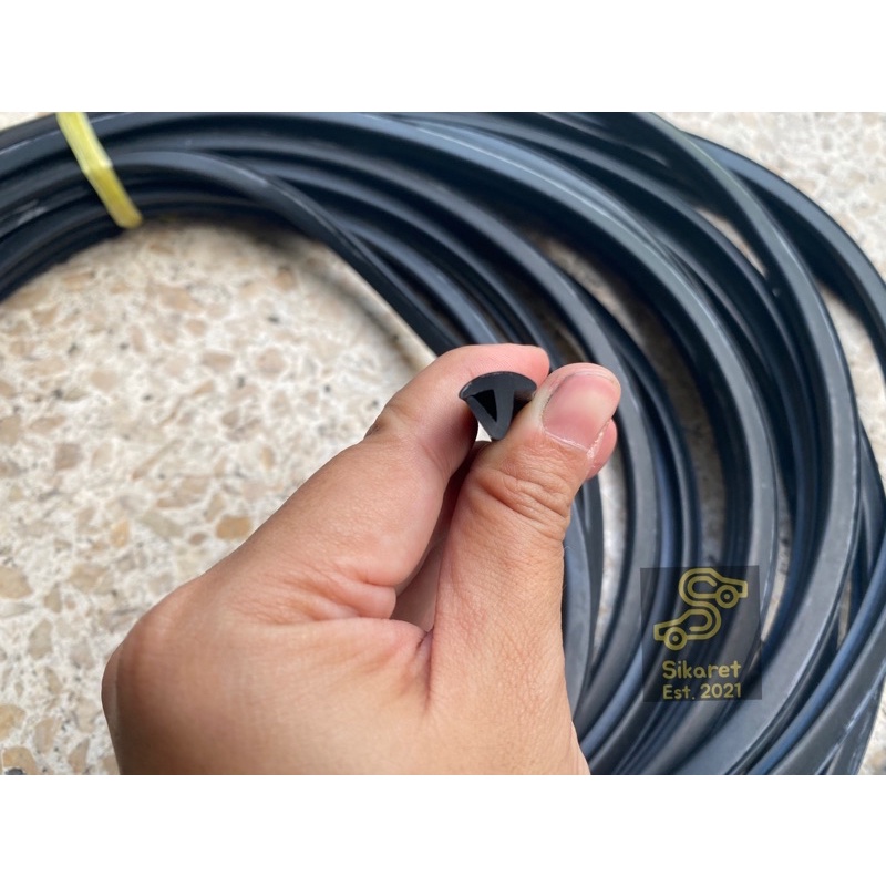 Jual Karet List Kaca Mobil Universal T Kecil | Shopee Indonesia
