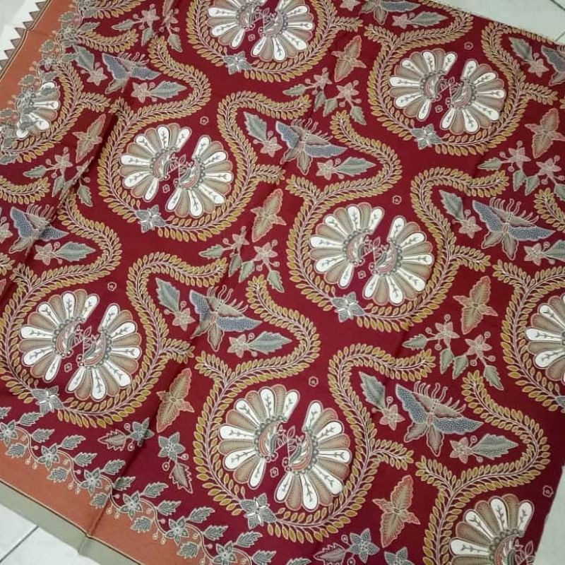 Jual Kain Batik murah Laweyan Solo motif garuda dasar merah | Shopee ...