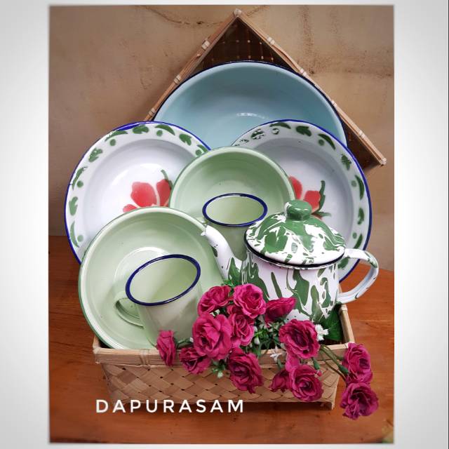 Jual Paket Parcel Silver C ( Nampan,mug, piring, teko enamel) | Shopee ...