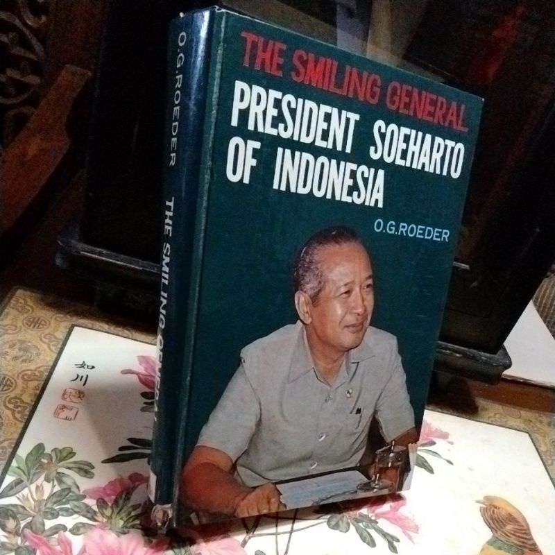 Jual THE SMILING GENERAL PRESIDENT SOEHARTO OF INDONESIA | Shopee Indonesia