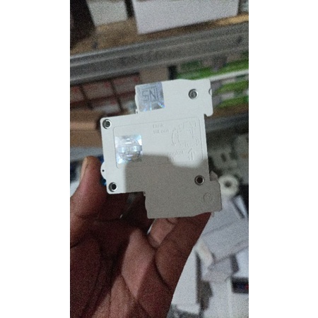 Jual mcb modif plus segel timah merlin gerin 2 amper 4 amper mcb ...