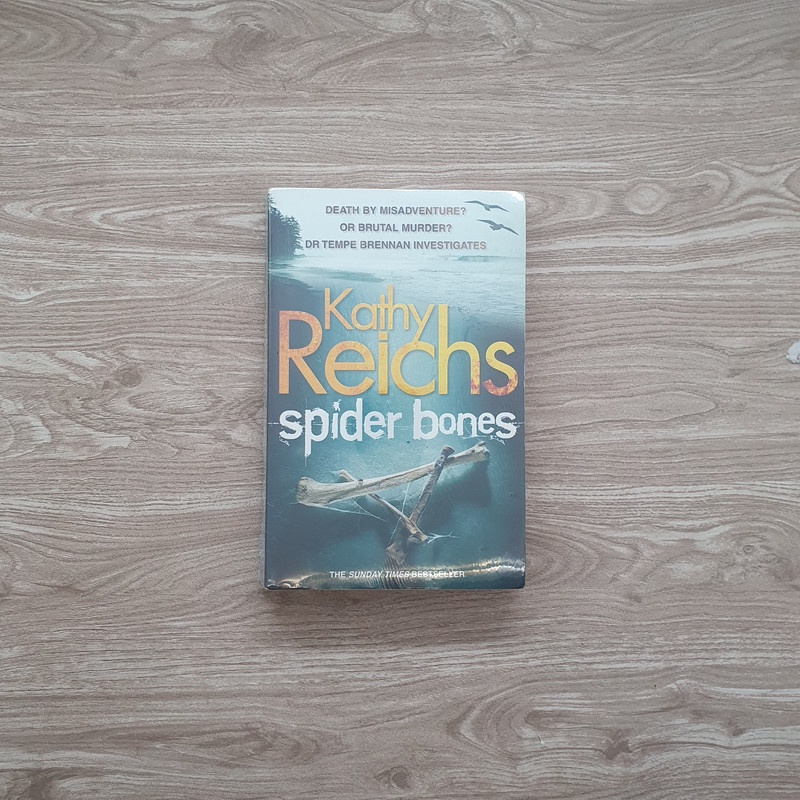 Jual Novel Import - Spider Bones - Kathy Reichs | Shopee Indonesia