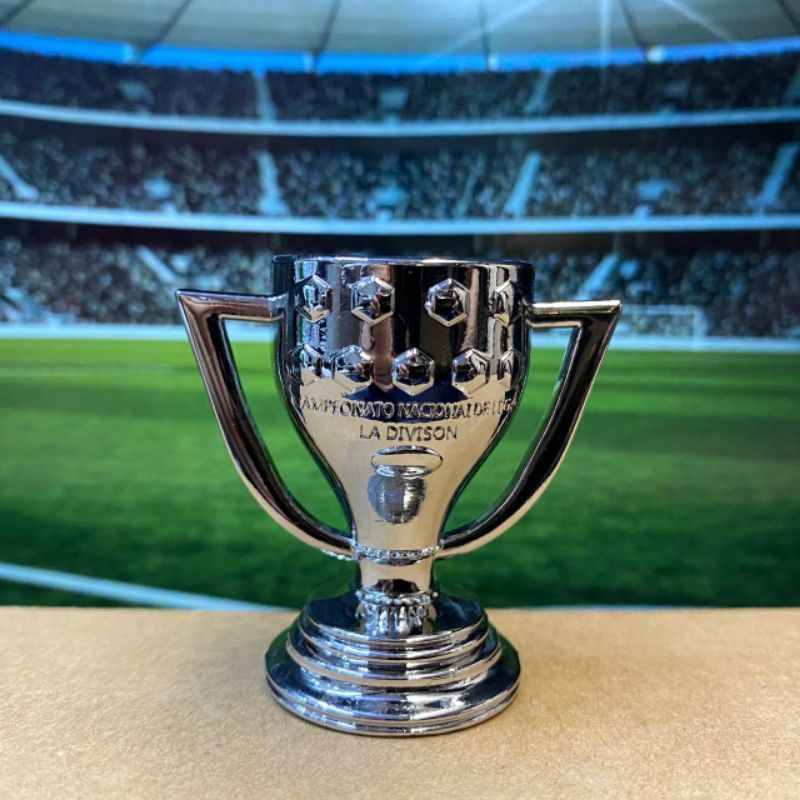 Jual Figure Miniatur Trofi Piala Sepakbola Football Trophy Mini Size ...