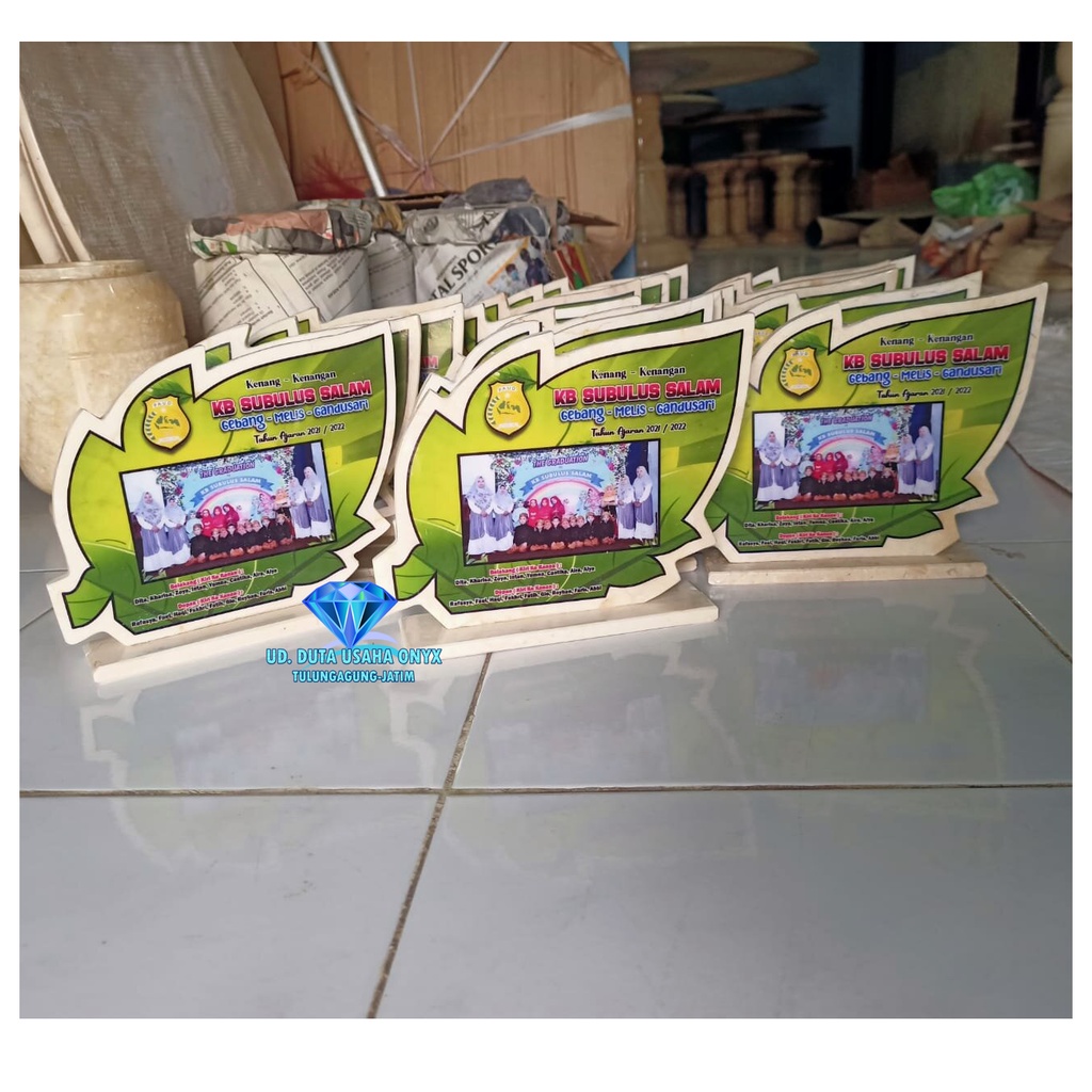 Jual Vandel kenang-kenangan wisuda | Souvenir wisuda | Vandel marmer ...