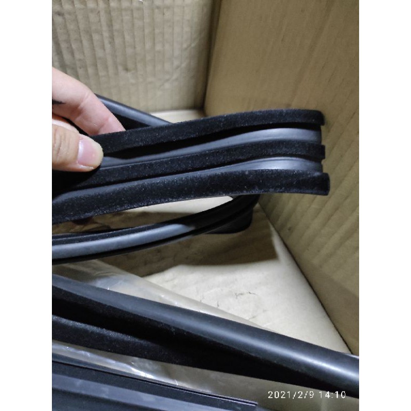 Jual Run chanel atau Karet kaca pintu depan Karimun Wagon R | Shopee Indonesia