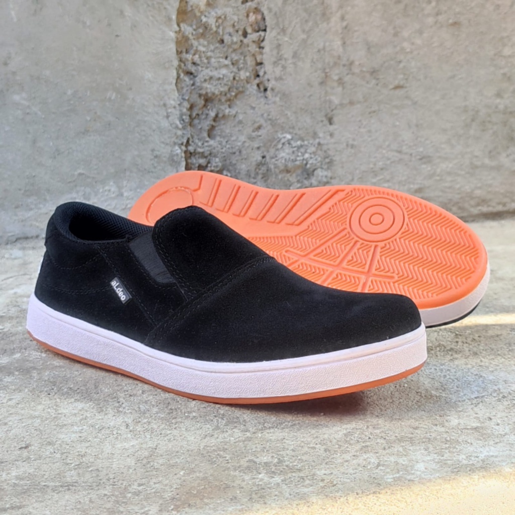 Jual Sepatu Casual Pria Slip On Cowok Tanpa Tali Slop Kasual Terbaru ...