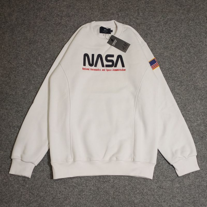 Jual Sweater H&M NASA Script Fleece Crew Neck Sweatshirt - White ...