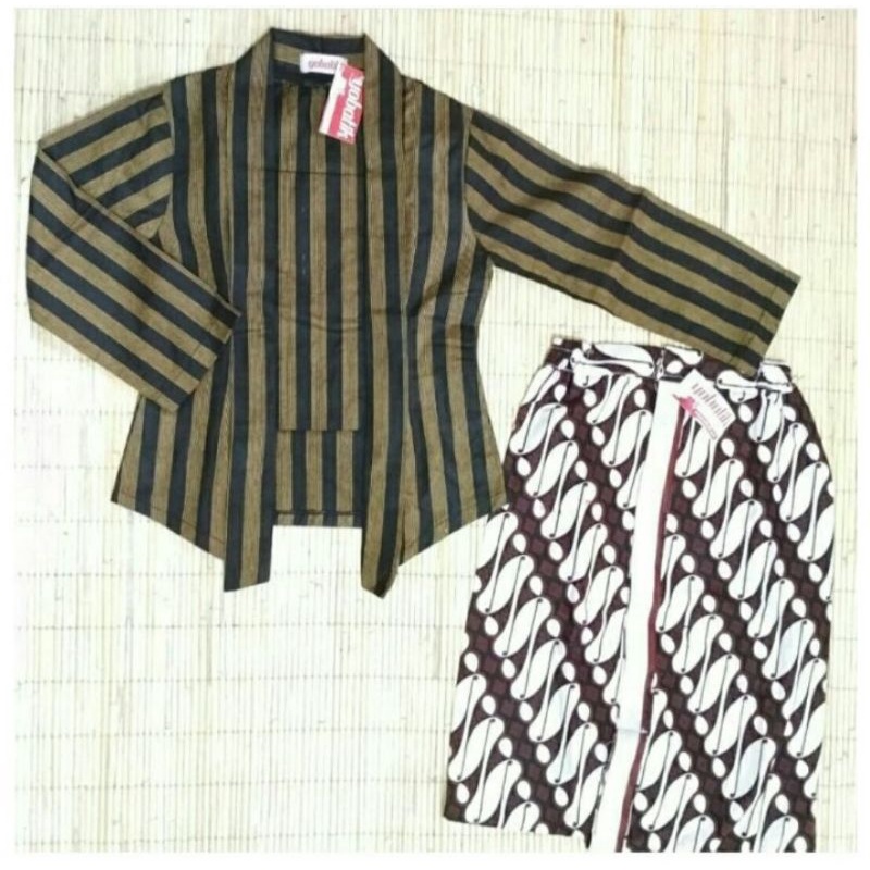 Jual Kebaya Lurik Anak / Surjan Anak Perempuan / Baju Adat Anak Perempuan | Shopee Indonesia