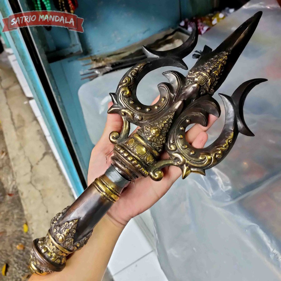 Jual Trisula Tri Sula Weda Warna Hitam Garap Alusan Kamardikan Bahan ...
