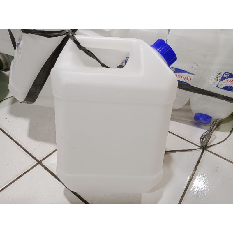 Jual Jerigen / Jeriken Ukuran 5 Liter GREEN LEAF | Shopee Indonesia