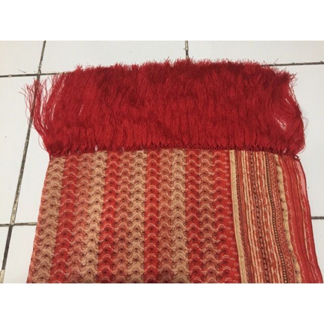 Jual Selendang berumbai (merah) | Shopee Indonesia