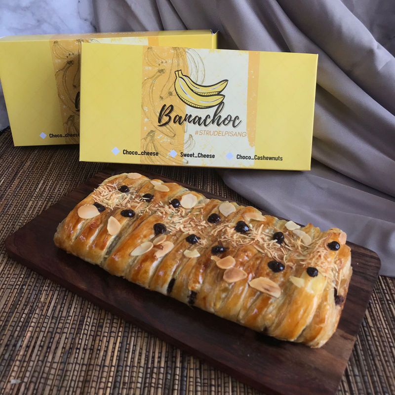 Jual STRUDEL PISANG COKLAT LUMER - Homemade Banana Pastry | Shopee ...