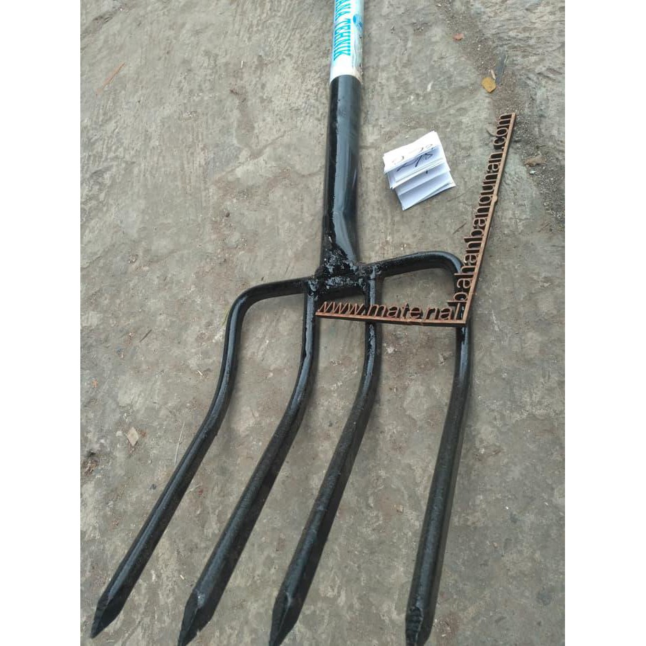 Jual Taman / Garpu Besar Full Besi Hitam 4 Gigi Garukan Tanah Ulir ...