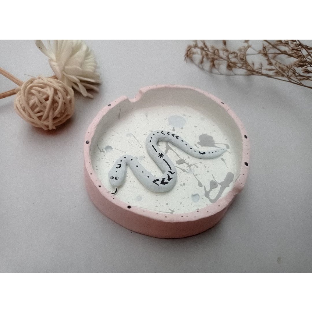 Jual Ashtray Clay Snake / Aesthetic Ashtray / Aesthetic Gift / Asbak ...