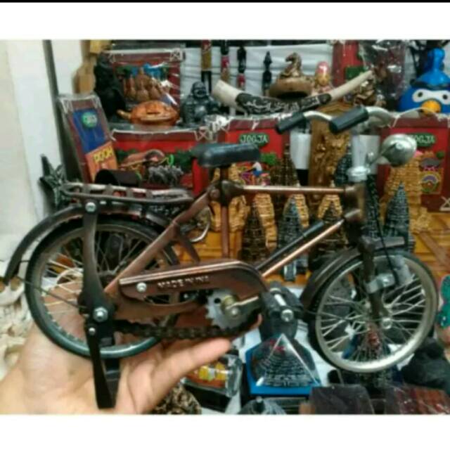 Jual MINIATUR SEPEDA ONTHEL BAHAN LOGAM - PAJANGAN DAN DEKORASI RUMAH ...