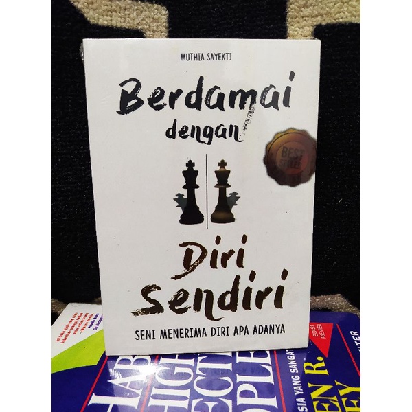 Jual BUKU BERDAMAI DENGAN DIRI SENDIRI - MUTHIA SAYEKTI | Shopee Indonesia
