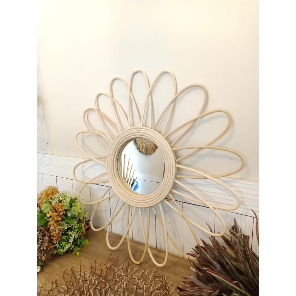 Jual Cermin dengan frame rotan bunga kertas | Shopee Indonesia