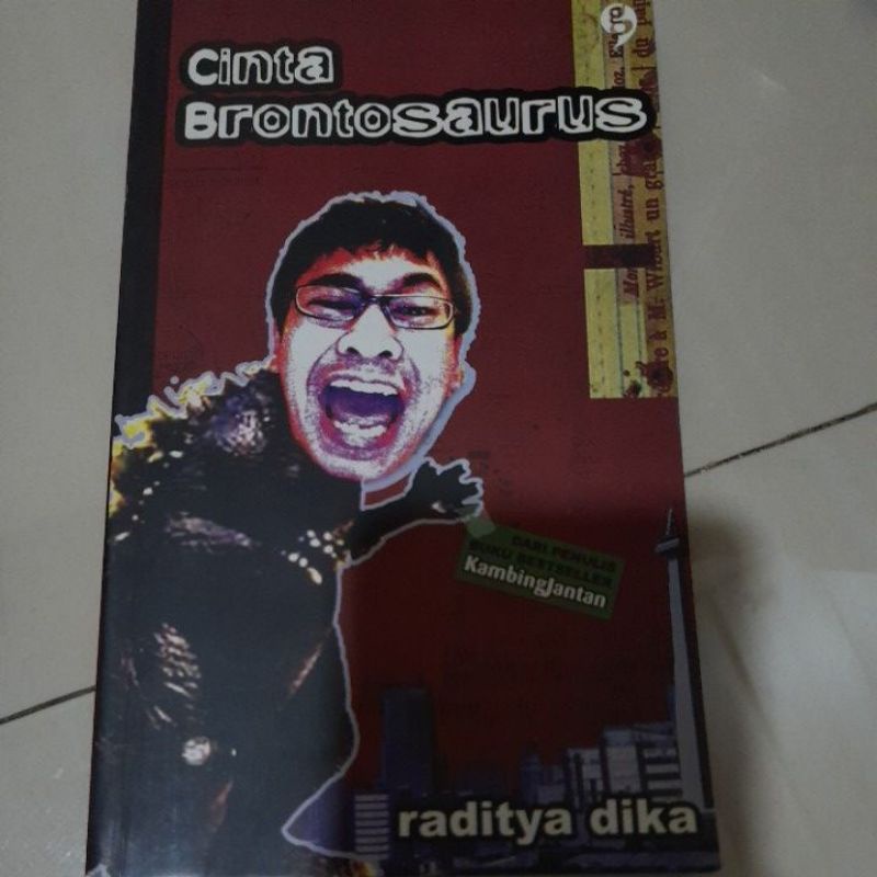 Jual Buku Novel Raditya Dika/Cinta Brontosaurus | Shopee Indonesia