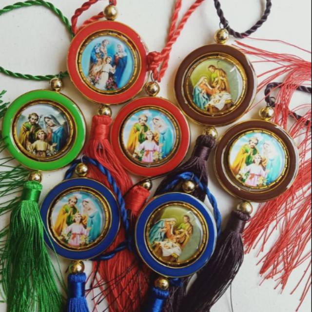 Jual Gantungan Mobil Hiasan Rohani Gambar Keluarga Kudus Tampak Depan ...