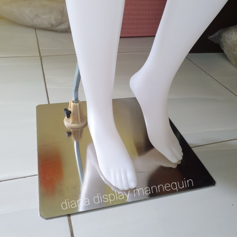 Jual PLAT BESI DAN PLAT PLASTIK TATAKAN UNTUK MANEKIN FULLBODY STANDING ...