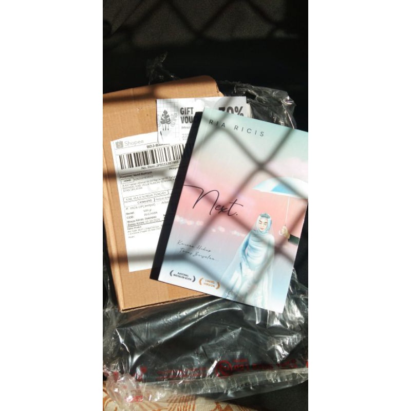 Jual Buku Ria Ricis NEXT Limited Version (Preloved) | Shopee Indonesia