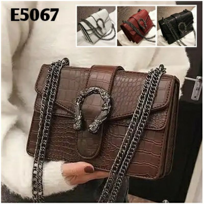 Jual Gij. Tas Selempang Wanita Tali Rantai Party Bag K104 A26ty E5067 G019e 1kg2 CROCO DIONYSUS ...