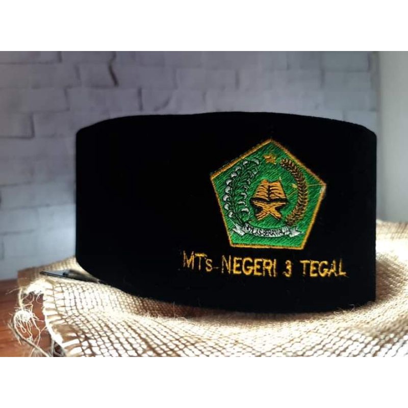 Jual Peci logo sekolah desain suka suka | Shopee Indonesia