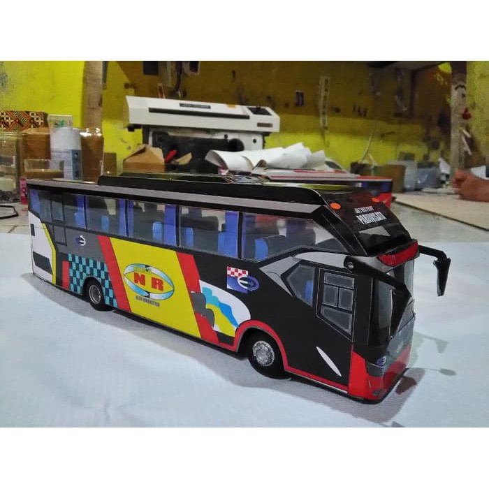 Jual Miniatur Bis Akas NR XHD full interior miniatur busTSU275 | Shopee ...