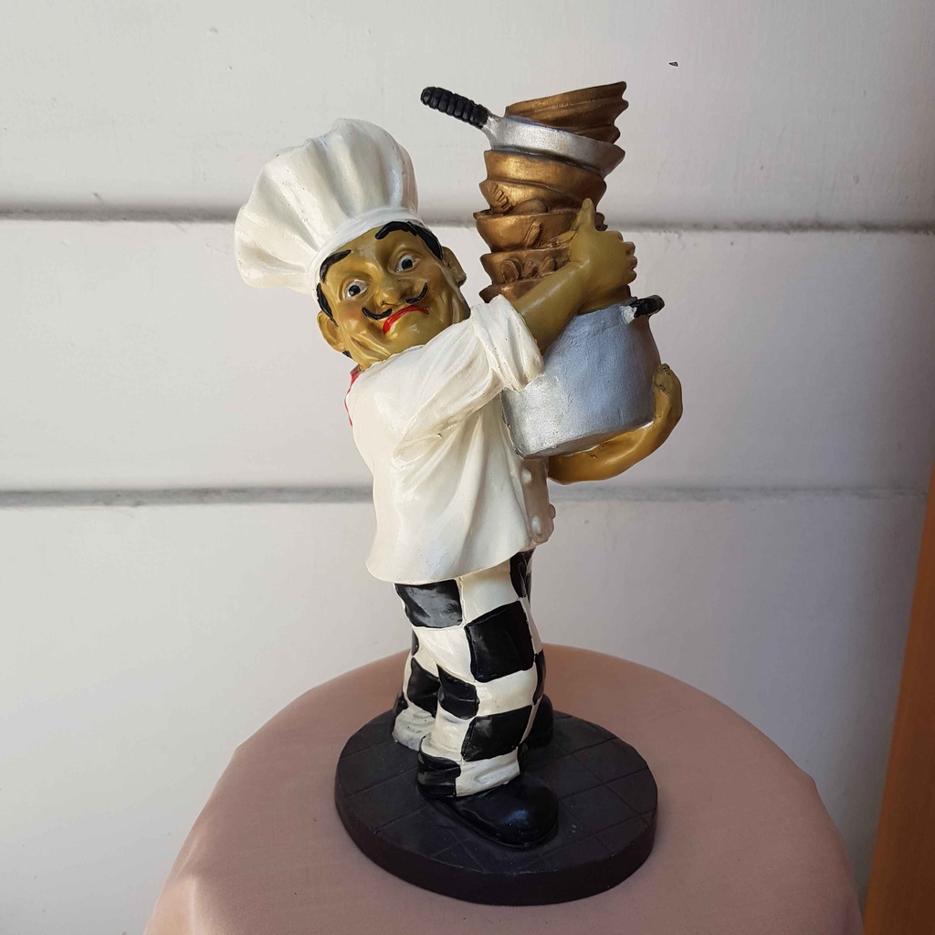Jual patung pajangan koki chef restoran cafe bawa tumpukan piring kotor ...
