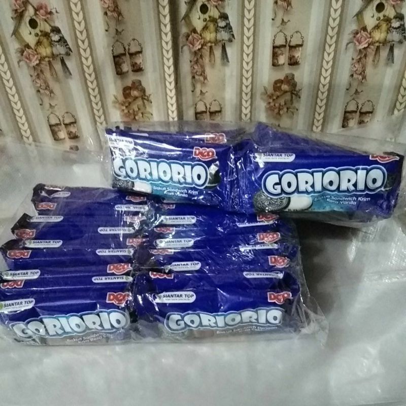 Jual Gorio rio biskuit sandwich krim coklat/vanila isi 20pics | Shopee ...