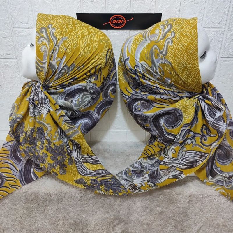 Jual HIJAB SEGI EMPAT VOAL MOTIF BATIK KUNING HITAM | Shopee Indonesia