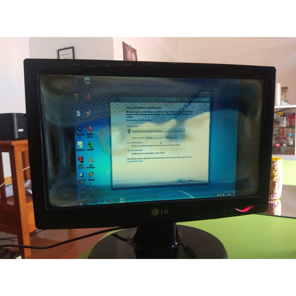Jual LCD Monitor Komputer Merk LG 14 inch | Shopee Indonesia