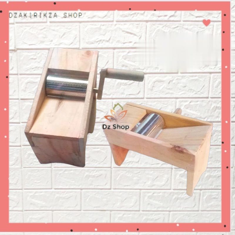 Jual Parut Serbaguna | Parutan Kelapa Manual | Parutan Serbaguna Kayu ...