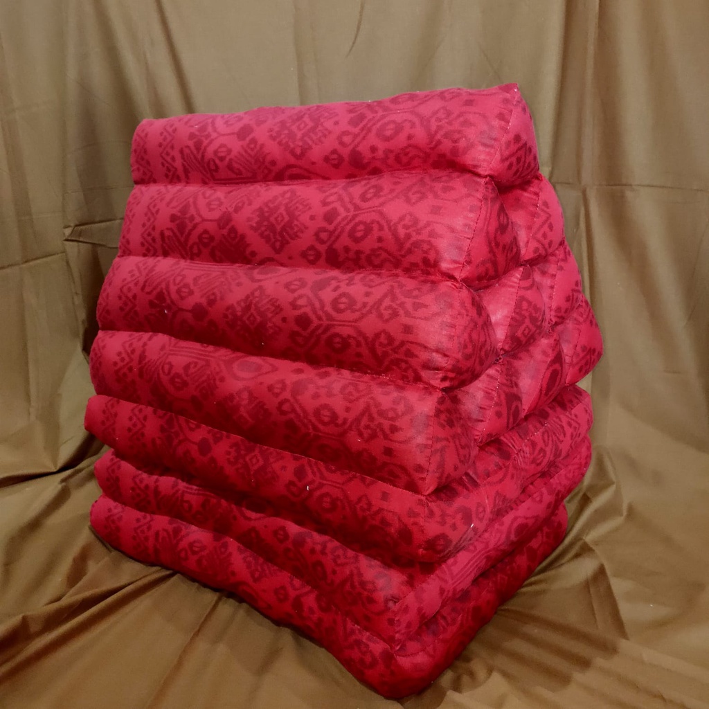 Jual Bantal segitiga +matrass PO (tuliskan kain yg dipilih) | Shopee ...