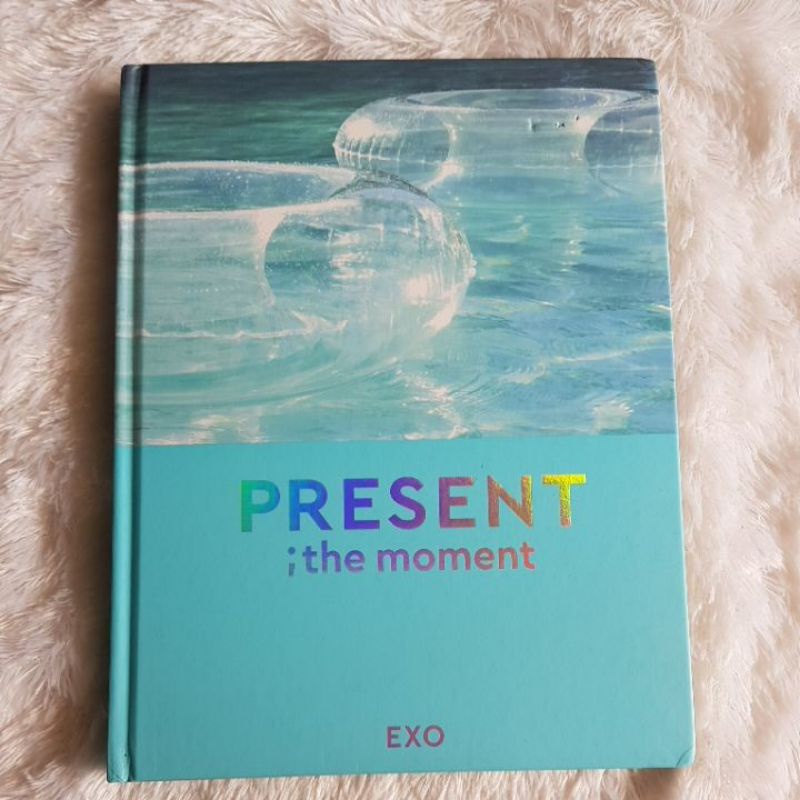 Jual [READY STOCK] EXO PHOTOBOOK PRESENT THE MOMENT | Shopee Indonesia