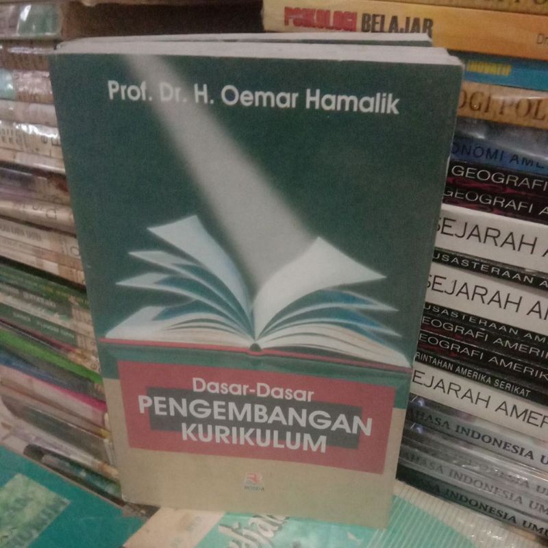 Jual buku dasar dasar pengembangan kurikulum oleh prof.dr.h.oemar hamalik | Shopee Indonesia