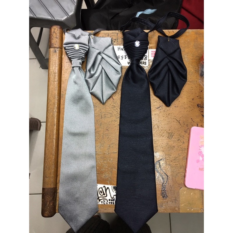 Jual PROMO SATU PAKET DASI DAN SELAMPE SAKU JAS | Shopee Indonesia