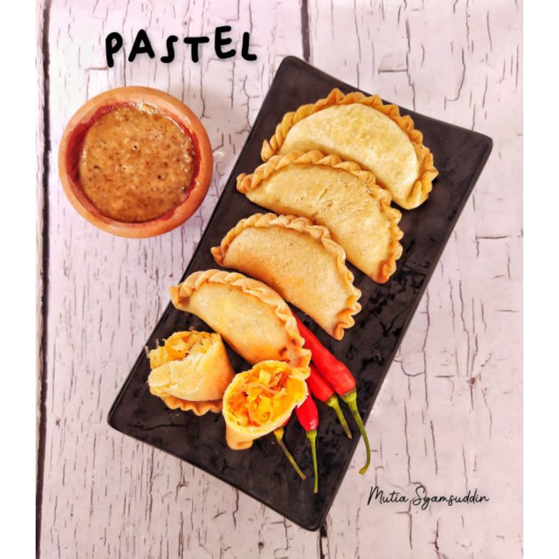 Jual pastel renyah varian sayur dan daging ayam. renyah lezat sangat ...