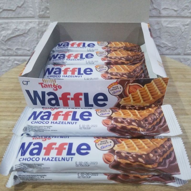 Jual 1 Box Tango Waffle Choco Hazelnut 25 gram 1 pack - 12 pcs | Shopee ...