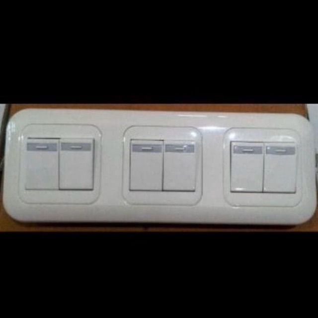 Jual Panasonic Saklar Seri Triple 3 Gang | Shopee Indonesia