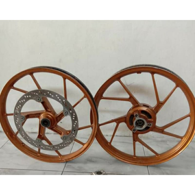 Jual velg depan belakang satria fu / shogun sp warna gold original ...