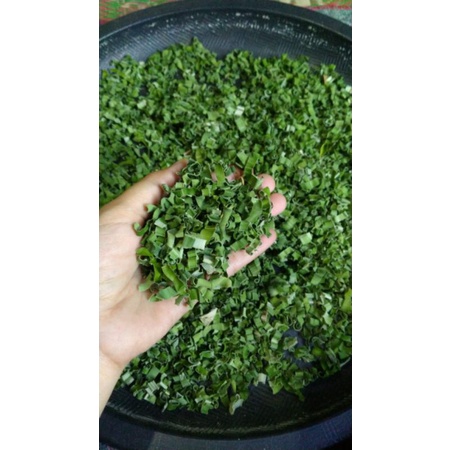 Jual DRIED PANDANUS/PANDAN KERING ( Pandan wangi iris halus kemasan 1kg ...