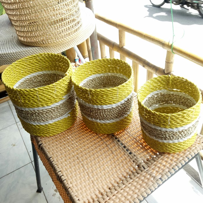 Jual Satu Set Vas Bunga Sintetis Anyaman Tali Plastik isi 3 | Shopee ...