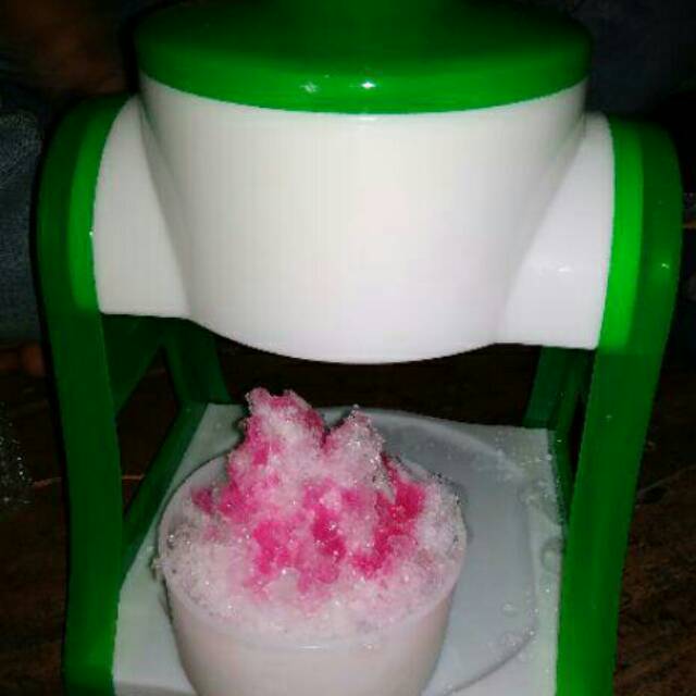 Jual Alat Serutan Es Batu Praktis - Pembuat Es Serut Salju Mini ...